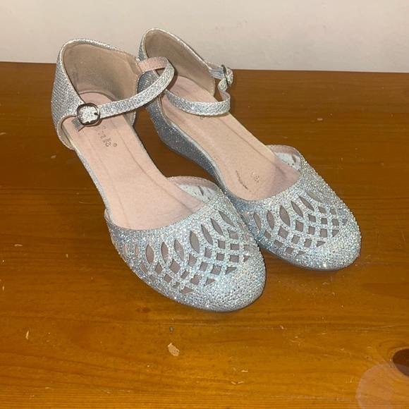 Shoes | Size 4 Girls Sparkly Shoes | Poshmark
